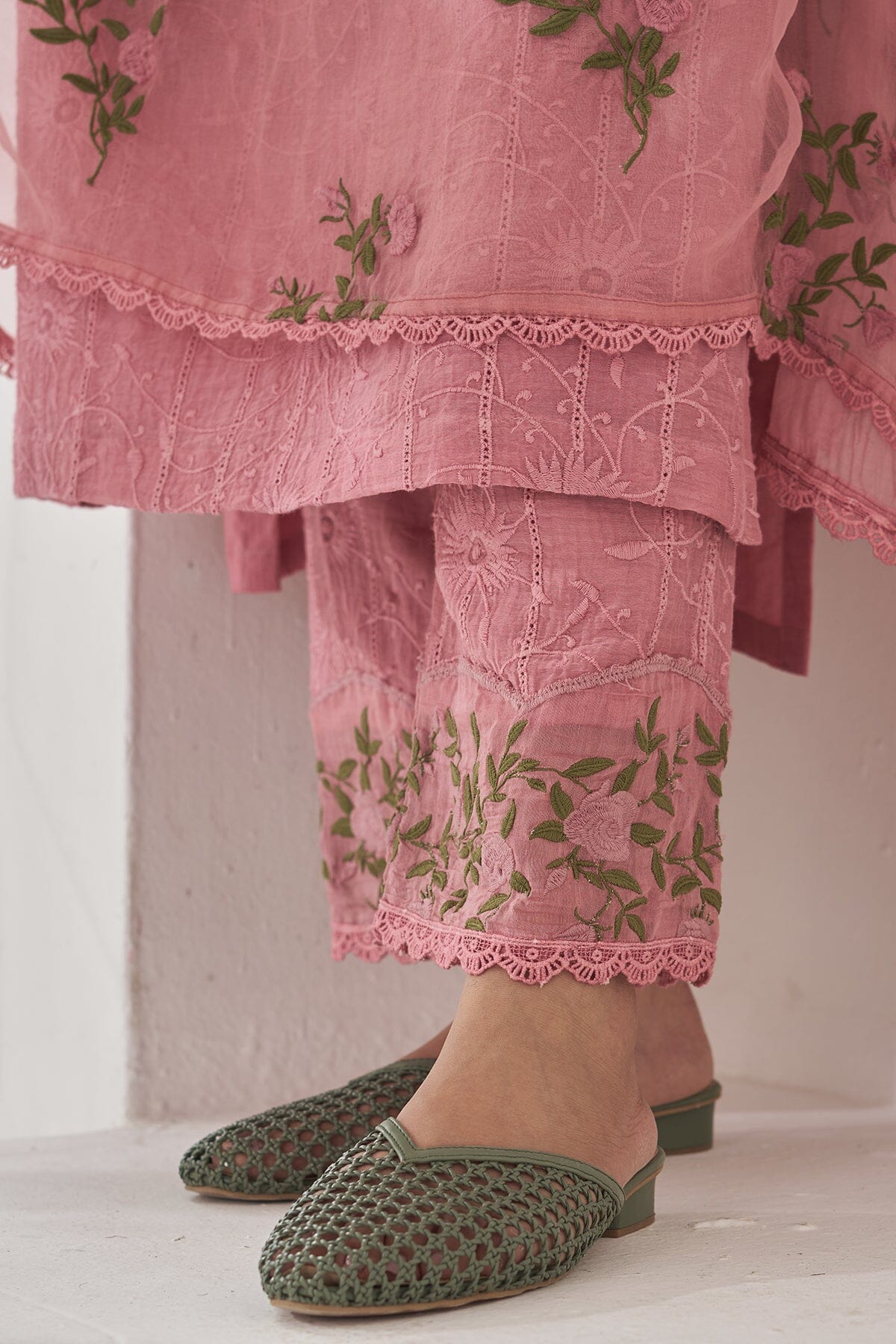 GULABSA BAANO-set of 3( kurta, pant & dupatta) - Naaz By Noor