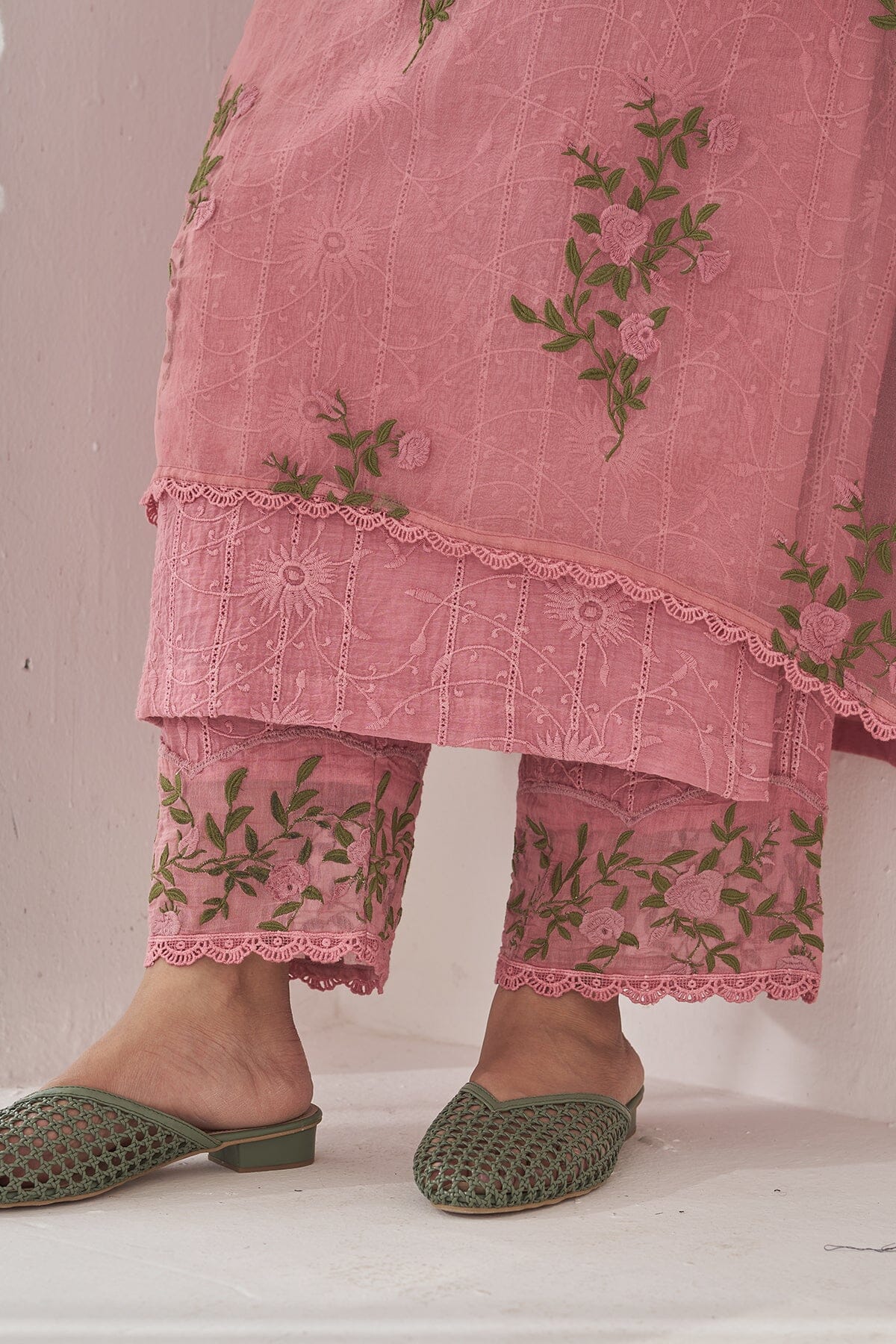 GULABSA BAANO-set of 3( kurta, pant & dupatta) - Naaz By Noor