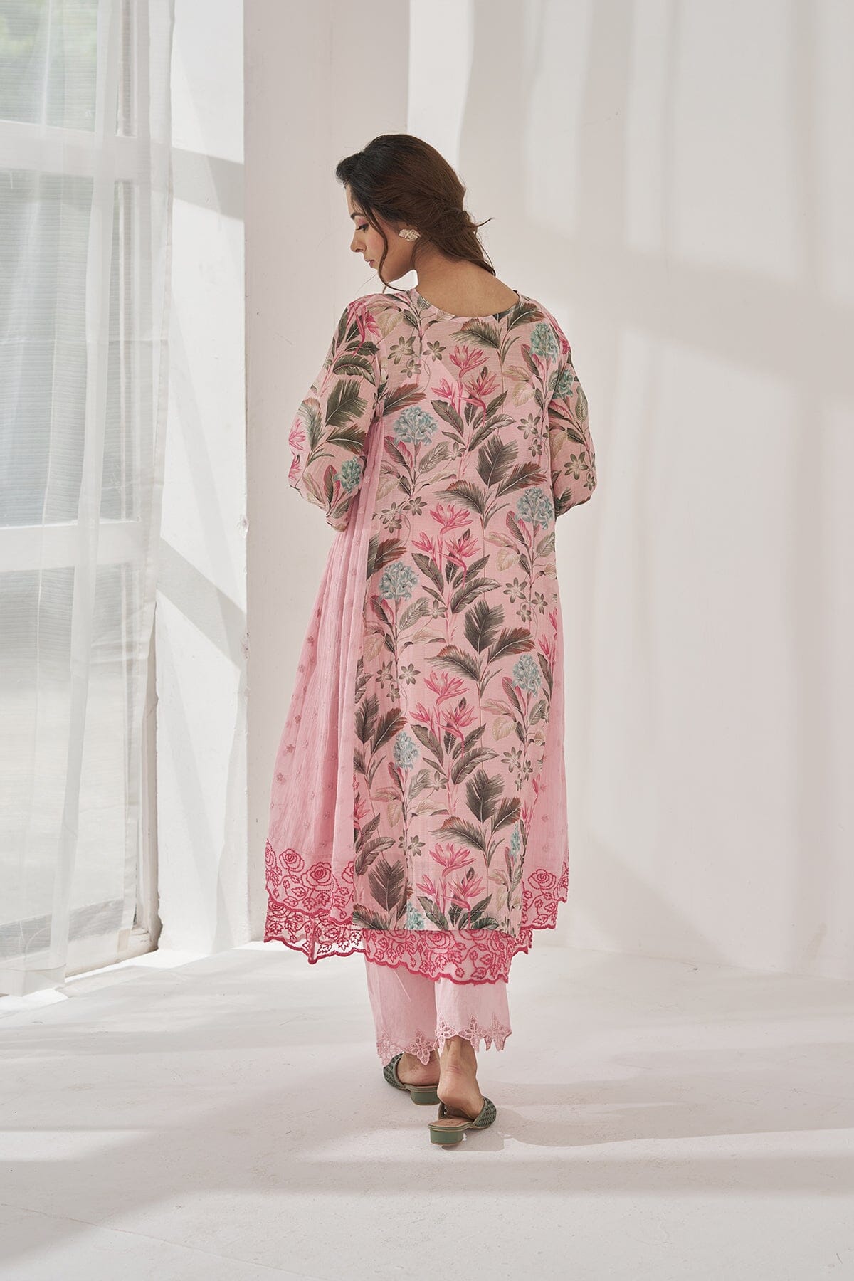 GULSHAN BAANO- set of 3(V-neck kurta, pant& dupatta) - Naaz By Noor