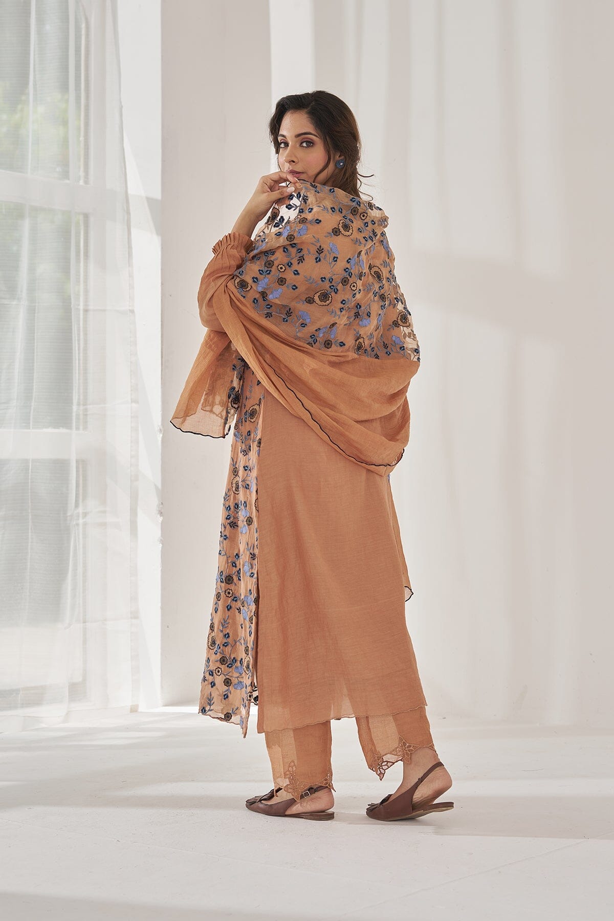 SAIRA BAANO-set of 3( kurta, pant & dupatta) - Naaz By Noor