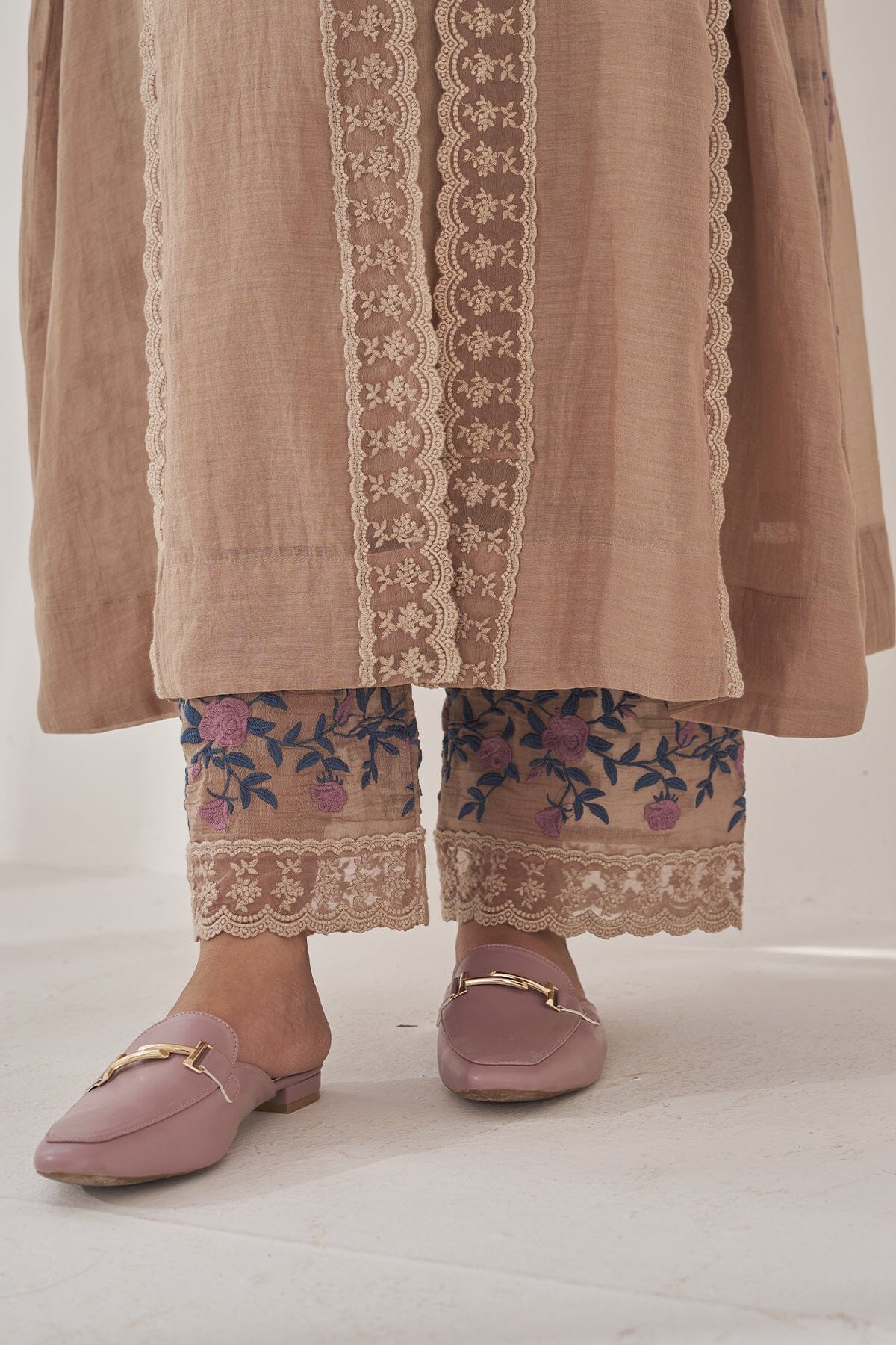 SHABANA BAANO- set of 3( kurta, pant & dupatta) - Naaz By Noor